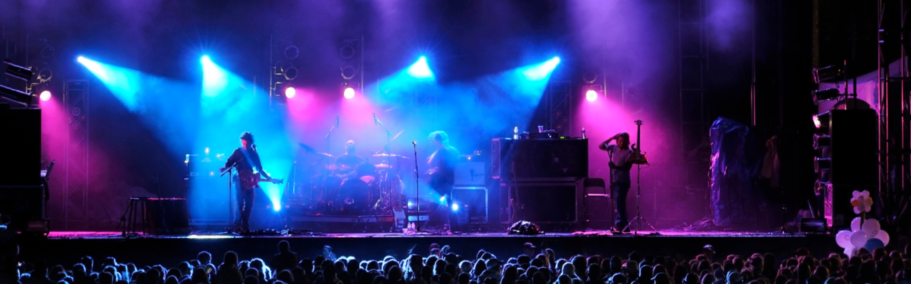 How Venues Adapt for Indoor and Outdoor Concert WiFi